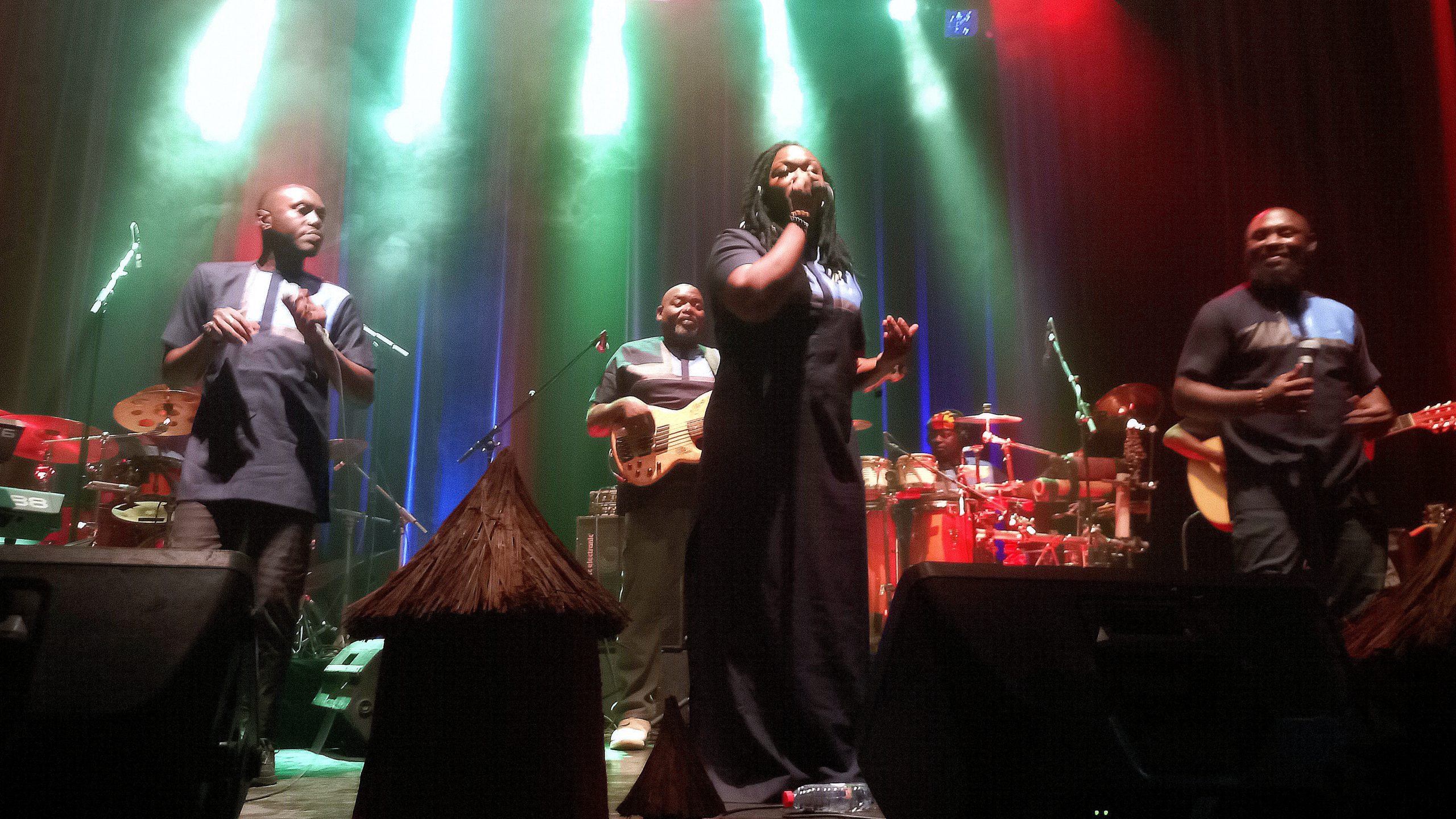 Le groupe Macase signe son come-back avec "Carpe Diem" , son nouvel ...